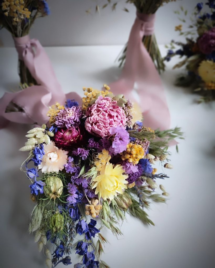Dried Flower Wedding Bouquets/Posies – Iris & Teasel